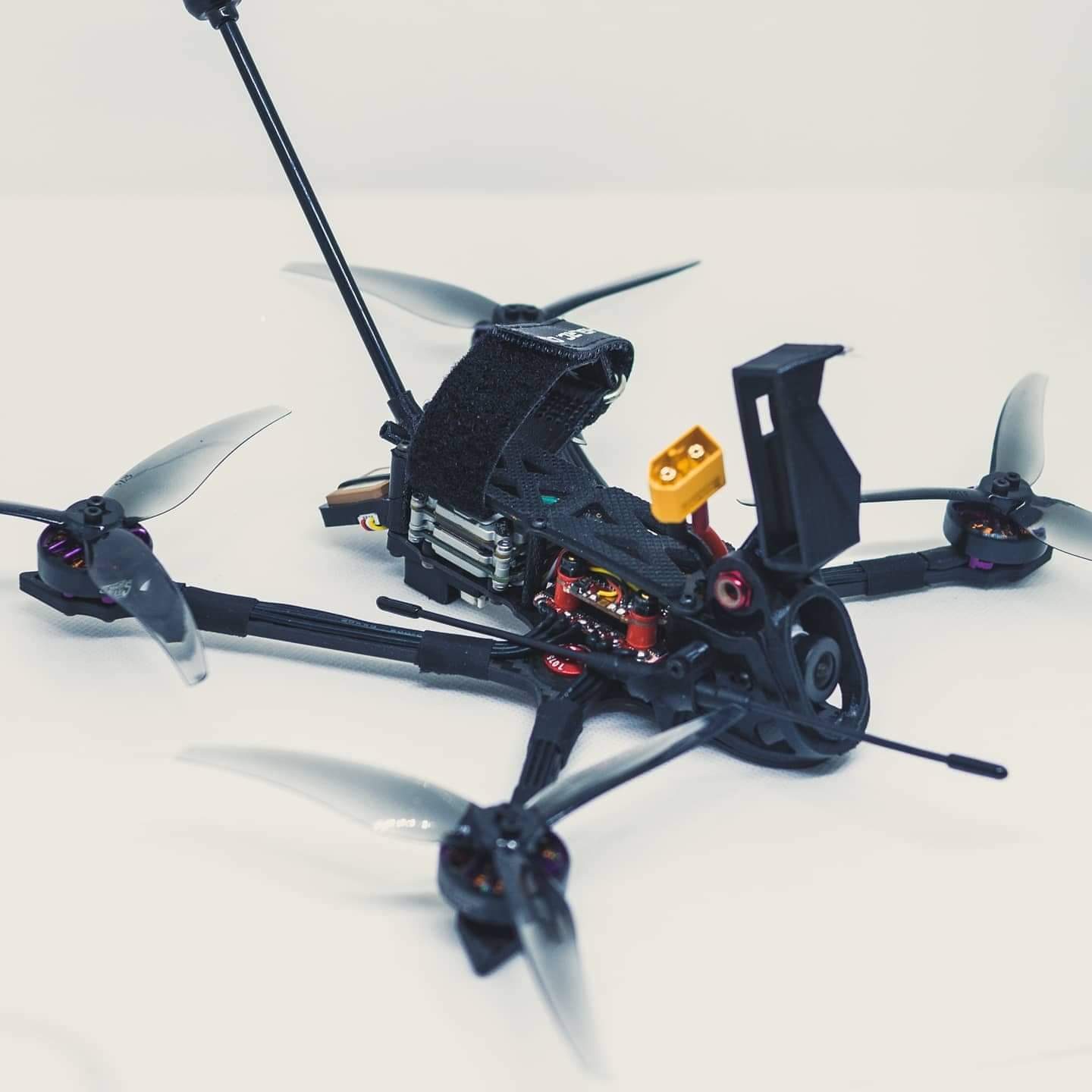 HGLRC Rekon 5 Mini LR, le 5 Pouces LR/Mid Range d'HGLRC - Culture FPV