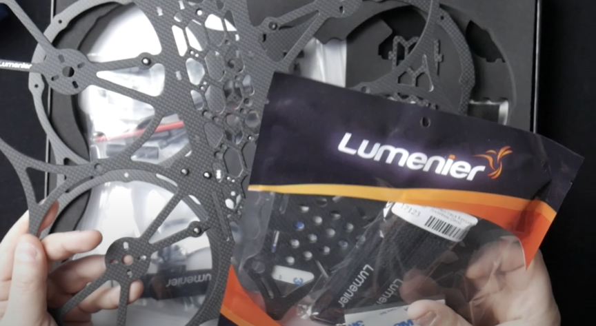 QAV PRO - Le cinélifter whoop de Lumenier - Culture FPV